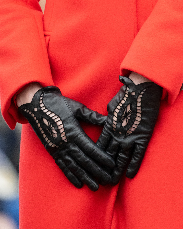 Waarom had Catherine een diamanten prei op haar jas gespeld? | Foto | AD.nl