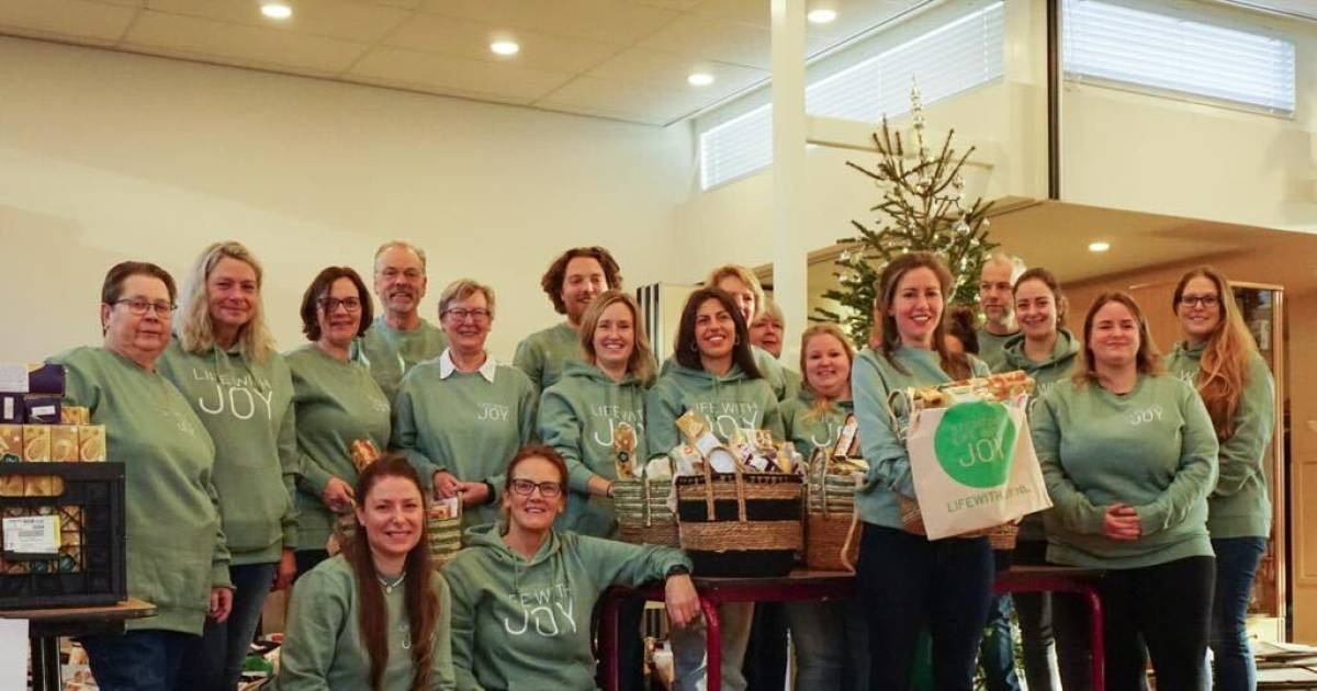 Stephanie-Joy was zelf dakloos en maakt nu 300 kerstpakketten voor ...