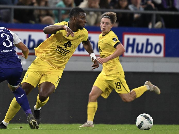 Lierse klopt Jong Genk met man minder en pakt zes op zes: “Dit geeft ...