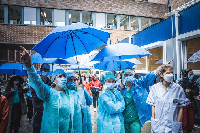 Gentse rappers van Uberdope treden op voor UZ-personeel | Gent | hln.be