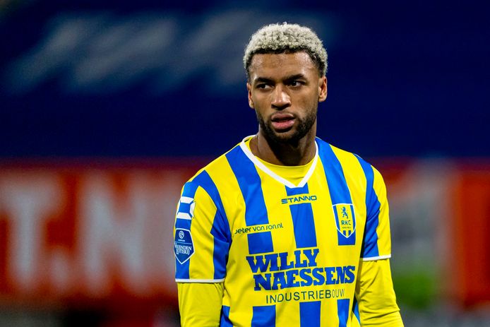 Transfersoap: Sylla Sow vliegt op kosten De Graafschap naar Nederland ...