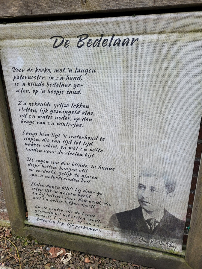 Sabine en Peter zetten deuren van geboortehuis Omer Karel De Laey even ...