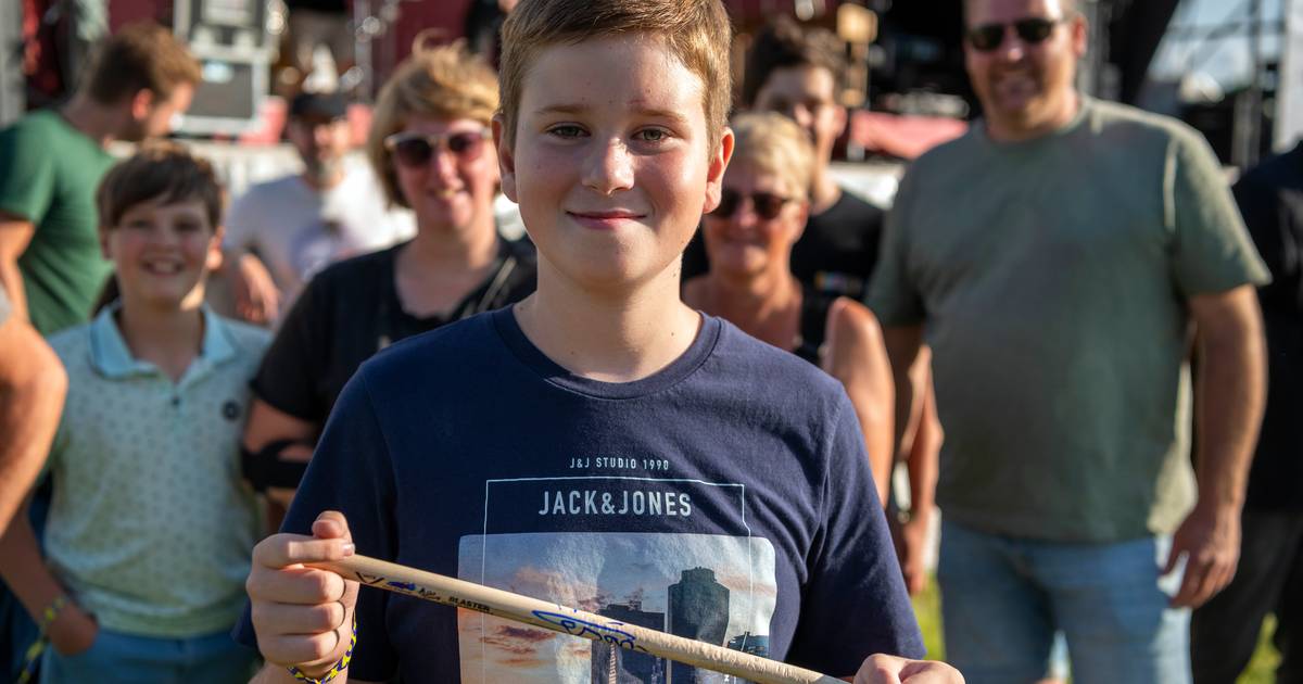 Weitjerock: klein genoeg voor veel gezelligheid en groot genoeg voor optredens van klinkende ...