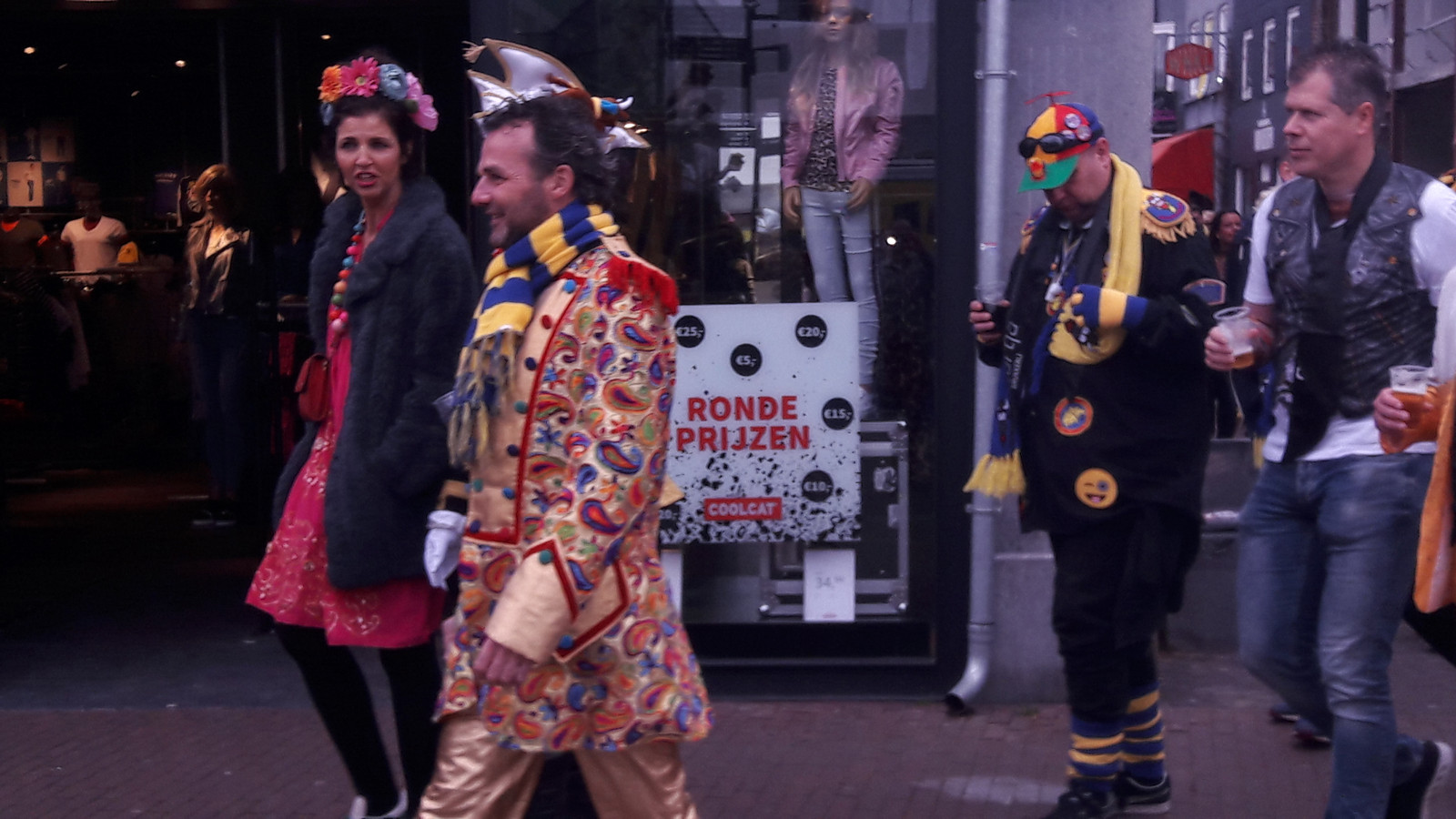 Carnaval in Oss is deze vrijdag gewoon al dik begonnen | Foto | bd.nl