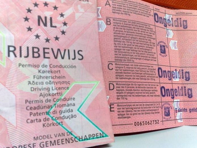 Verlopen rijbewijs geweigerd als legitimatie | Maasland | gelderlander.nl
