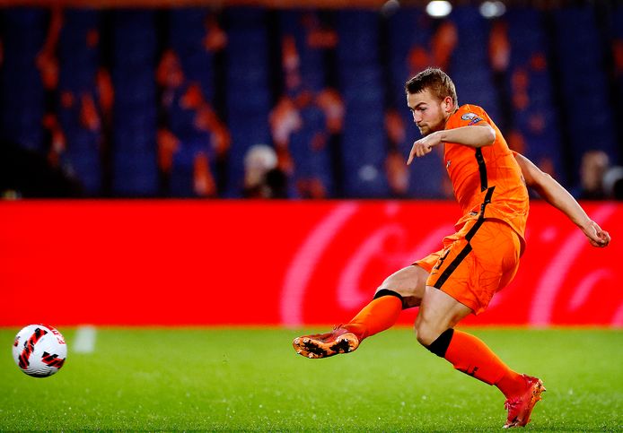 Louis van Gaal ziet Matthijs de Ligt als back-up voor Nathan Aké op WK ...