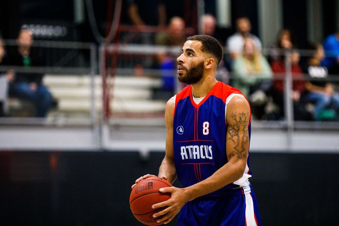 Wereldreiziger Jamal Smith is na avonturen in IJsland en Italië nu ook ...