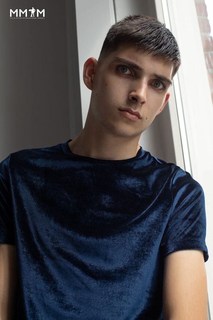 20-jarige Liam zit in finale modellenwedstrijd: “Op de catwalk lopen of ...