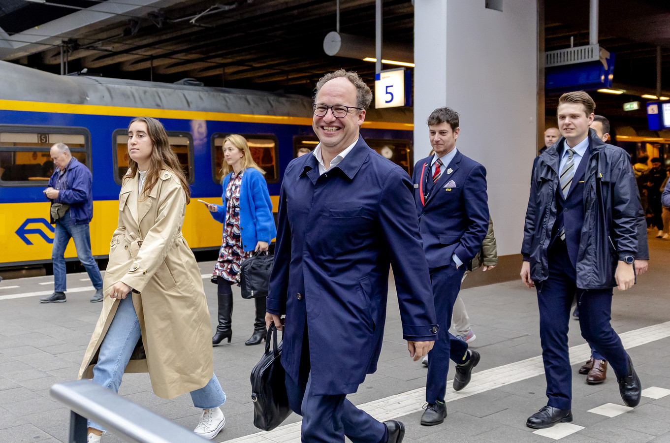 Treinen te vol, te kort en te laat in 2022, blijkt uit nieuwe NS ...