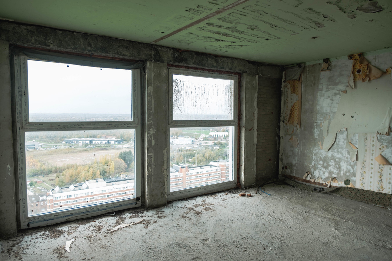 Verkocht als prestigieuze luxeappartementen, nu onbewoonbaar: Flash ...