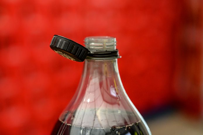 Dop komt voortaan niet meer van jouw Coca-Colafles: “Stimuleert ...