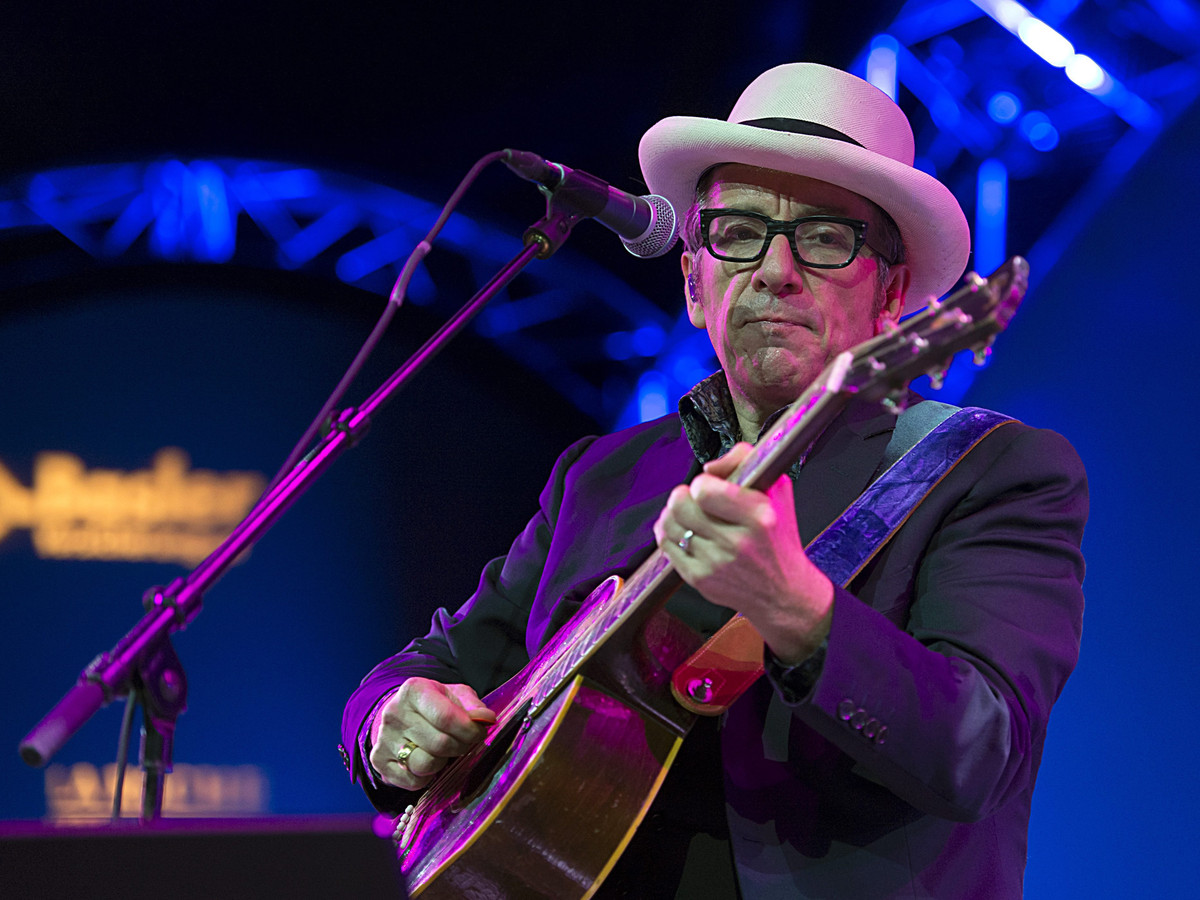 Britse singer-songwriter Elvis Costello komt naar OLT Rivierenhof ...