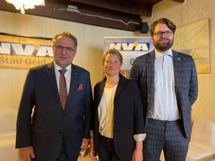 Antwerps mobiliteitsschepen Koen Kennis te gast op nieuwjaarsreceptie N ...