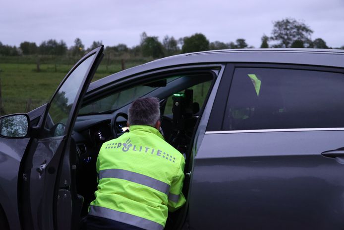 Politie maakt reconstructie van ongeval in Sprang-Capelle waarbij vrouw (25) uit Den Bosch ...