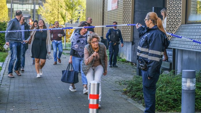 Jules (20) die met nepgeweer 4.000 Vives-studenten in lockdown plaatste ...