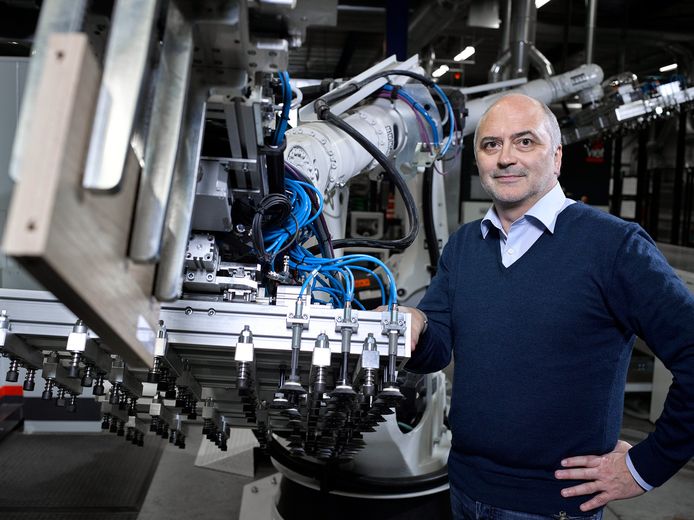Van Hoecke krijgt 'Factory of the Future'-award | Sint-Niklaas | hln.be