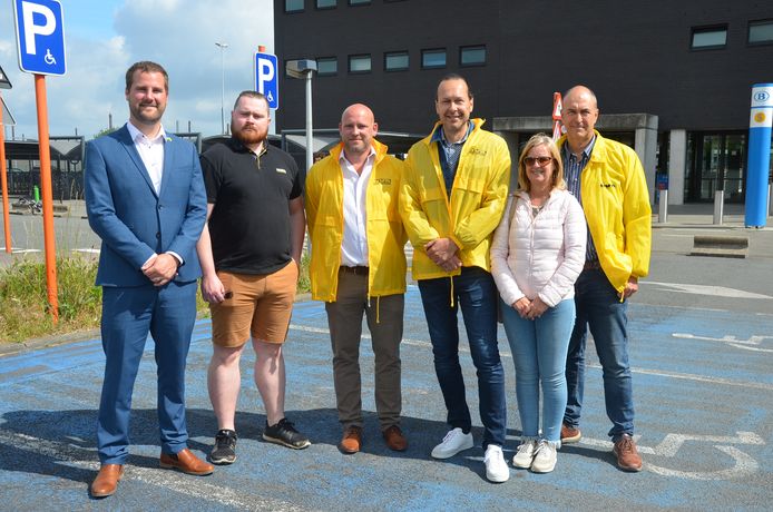 N-VA hekelt tekort aan parkeerplaatsen voor gehandicapten op ...