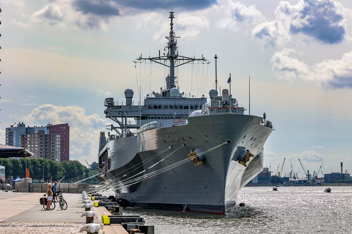 Amerikaans oorlogsschip legt na oefening in Baltische Zee aan in ...