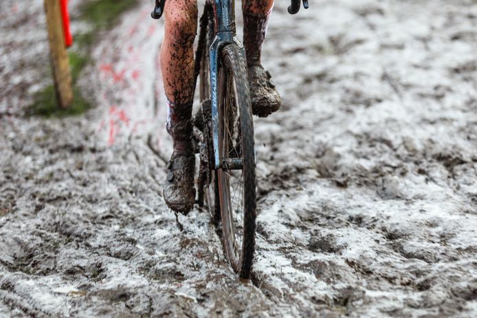 IN BEELD. Moet er nog modder zijn? Belgisch kampioenschap veldrijden ...
