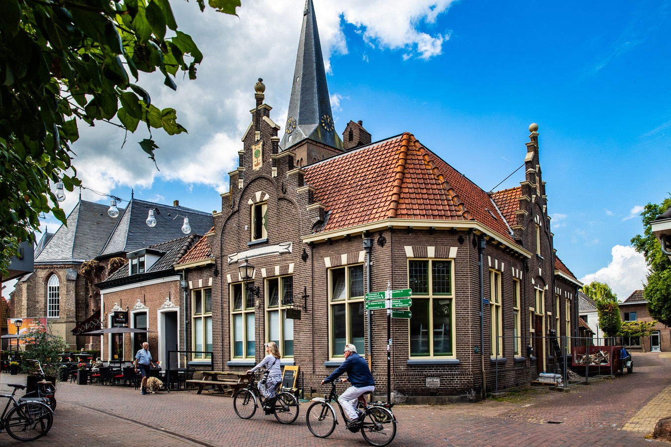 Bibliotheek Wijhe uit centrum halen? ‘Onzalig plan!’ | Foto | destentor.nl