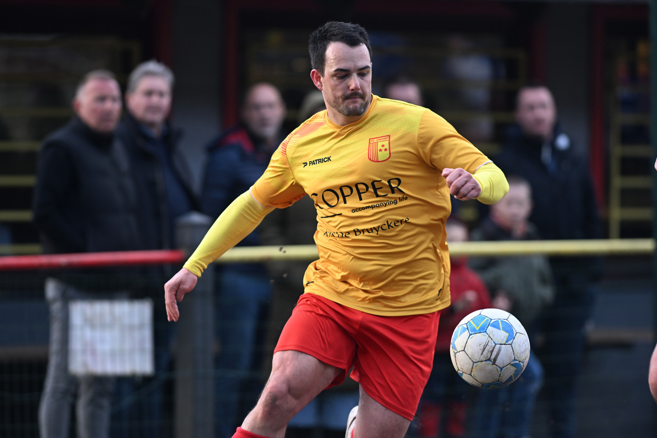 Dilbekenaar Stef Dedobbeleer scoort vijf keer voor FC Dworp: “Dit is ...