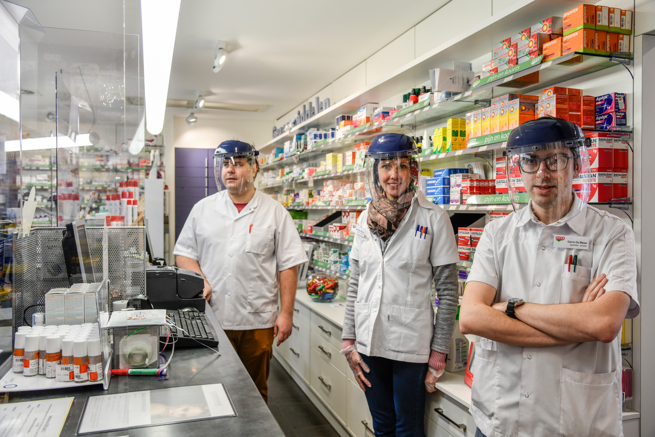 Geen apotheek in oorlogsgebied, wel eentje in coronatijden: personeel ...