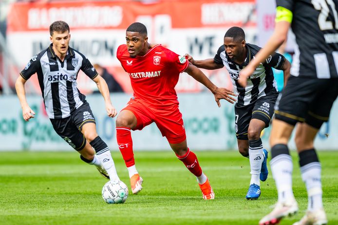 De laatste vijf ontmoetingen tussen FC Twente en Heracles in Enschede ...