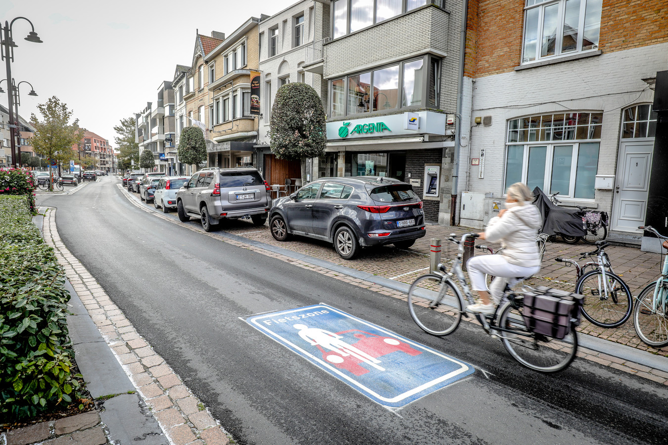 Stationsstraat is de eerste fietsstraat in De Haan | Foto | hln.be