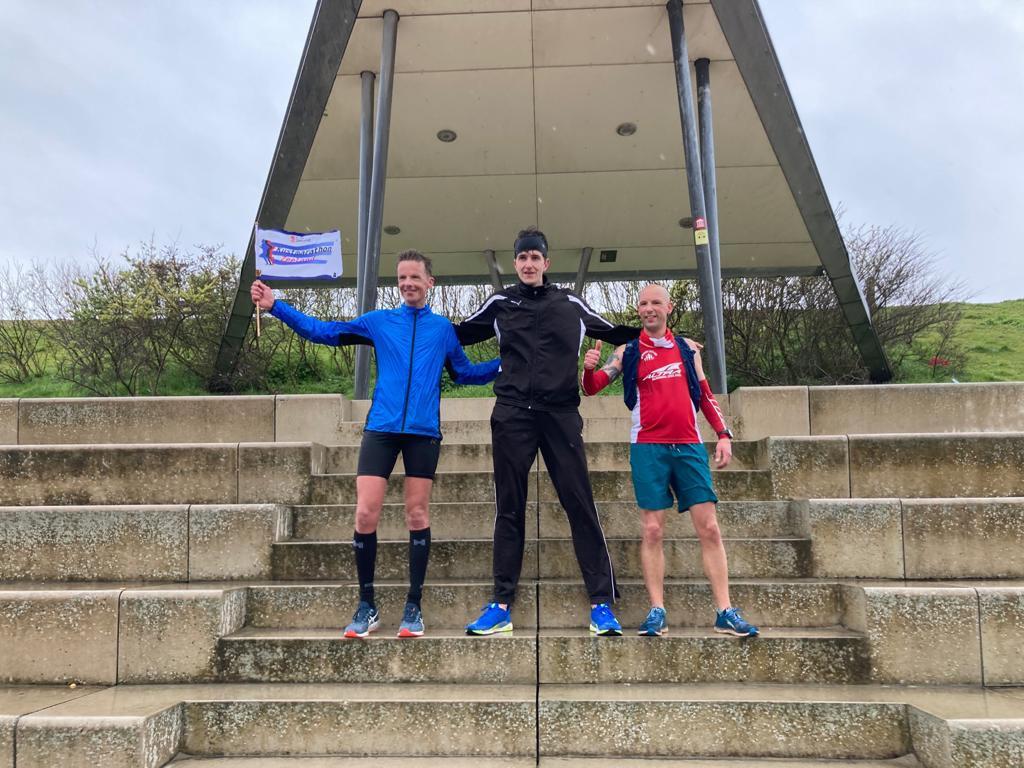 Atleet vinkt Zeeuwse marathon af: vijf gedaan, nog zeven te gaan | Foto ...