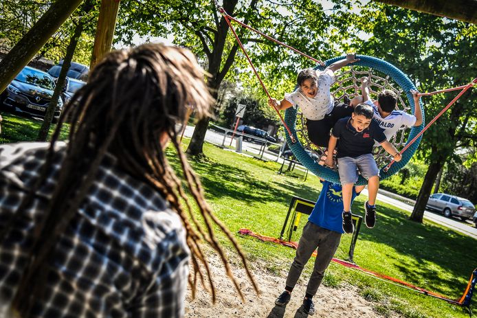 Mobiele speelpleinwerking Vollen Bak trekt er weer op uit | Dendermonde ...