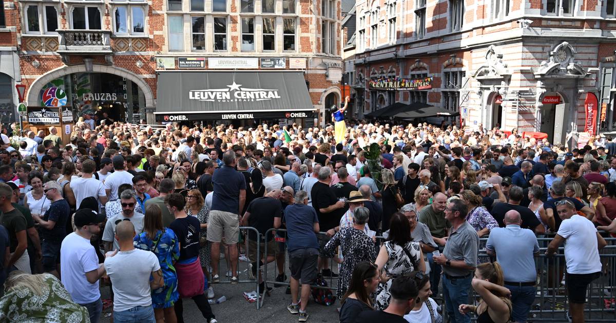 Dronken fietser gewond bij valpartij na Jaarmarkt | Leuven | hln.be