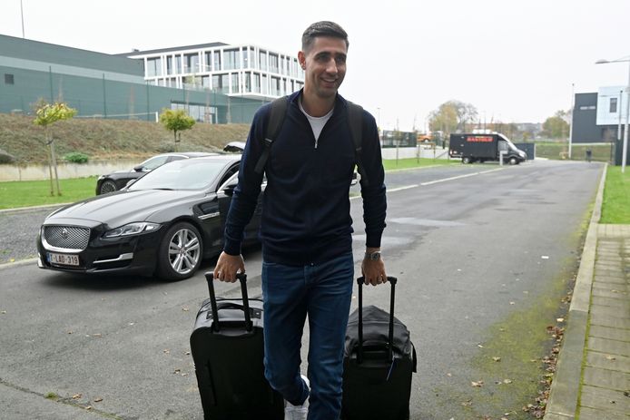 IN BEELD. Courtois met persoonlijke kinesist - Dries Mertens en Jan ...