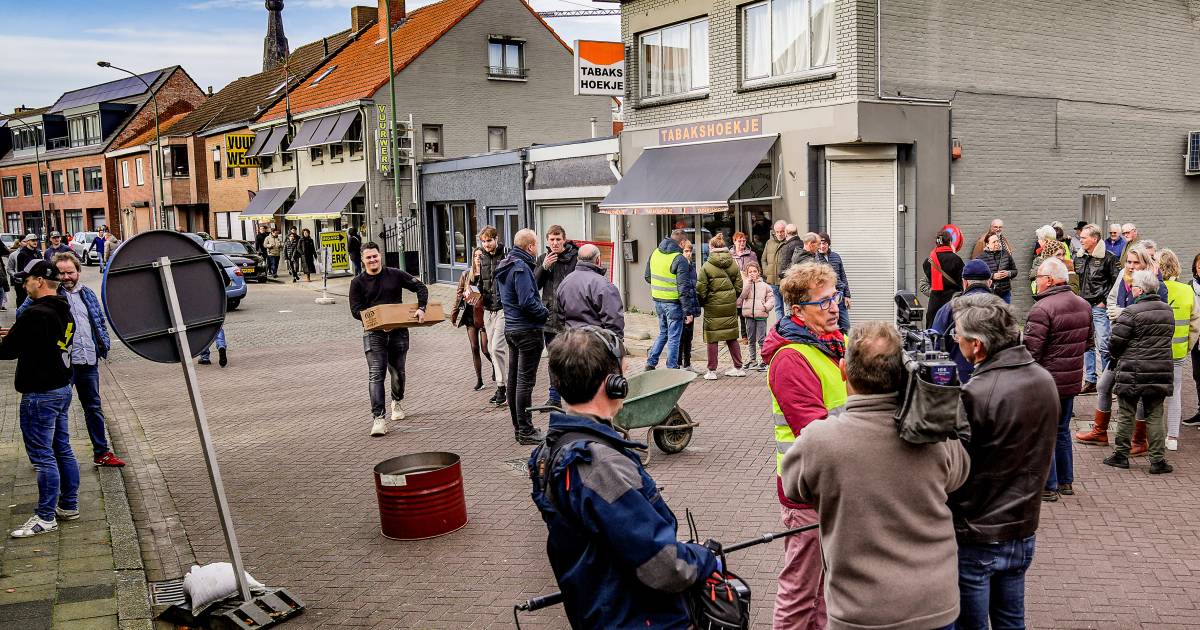 Inwoners Baarle-Nassau voeren actie tegen overlast door vuurwerkkopers ...