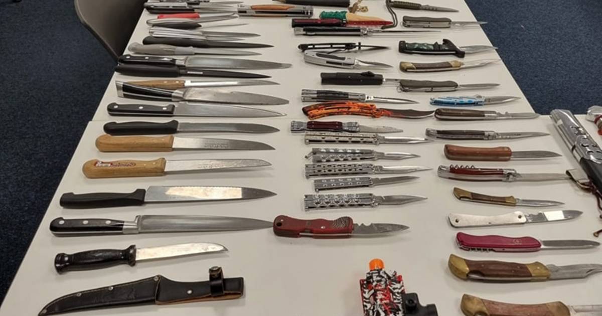 Vlindermessen, zwaarden en nepvuurwapens: inleveractie in Zaanstreek ...