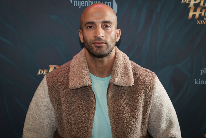 Walid Benmbarek in nieuwe Videolandserie Hockeyvaders | Show | AD.nl