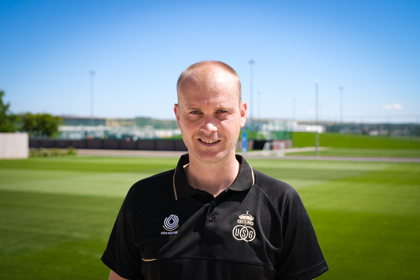 Voormalig Club- en Cercle-middenvelder Tim Smolders opent met ...