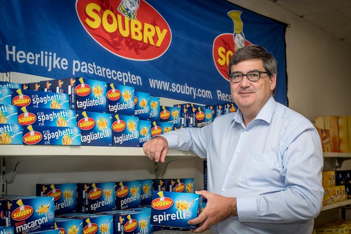 Soubry wordt 100 en verstopt gouden tickets in haar pastaverpakkingen ...