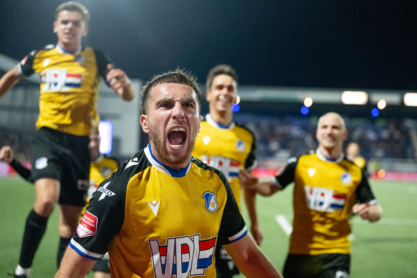 Van bankzitter naar mogelijk een bronzen schild met FC Eindhoven: ‘Mijn ...