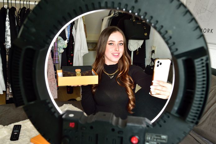 Hoe Lisa (20) met haar stijlvolle looks de Instaqueen van Gouda werd ...