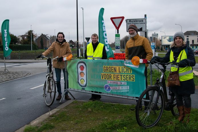Petitie voor snelle plaatsing van slimme verkeerslichten langs ...