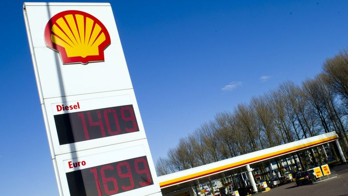 Einde aan zegeltjes plakken bij Shell | Economie | AD.nl