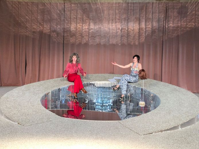 Suze Milius: nu toneel over de talkshow, daarna een stuk over Stanley ...