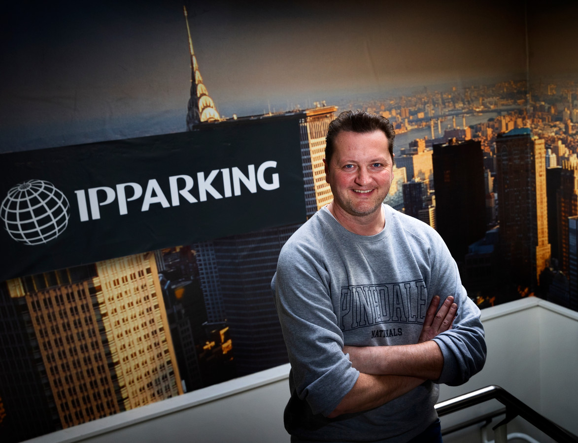 Letterlijk één grote familie: bij IP Parking in Deurne werken neven ...