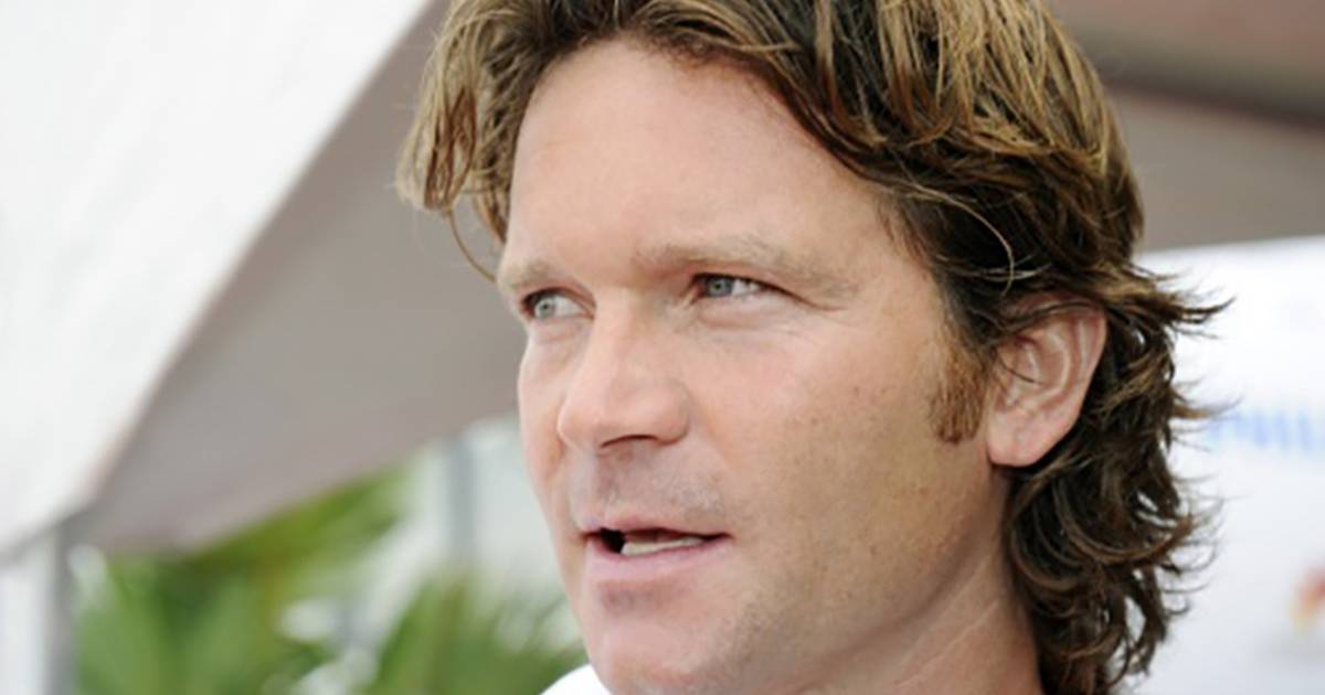 Sander Janson in Expeditie Robinson | Show | AD.nl