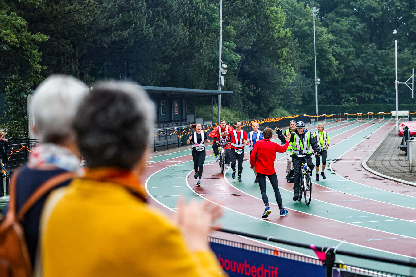 Atletiekclub Sprint geeft sprookjesachtig tintje aan doorkomst Roparun ...