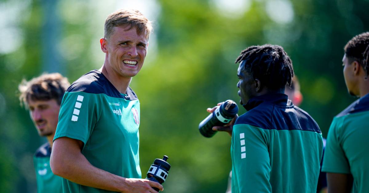 Ex-Feyenoorder Sem Valk snel thuis in Dordrecht: ‘Verheug me erop in ...