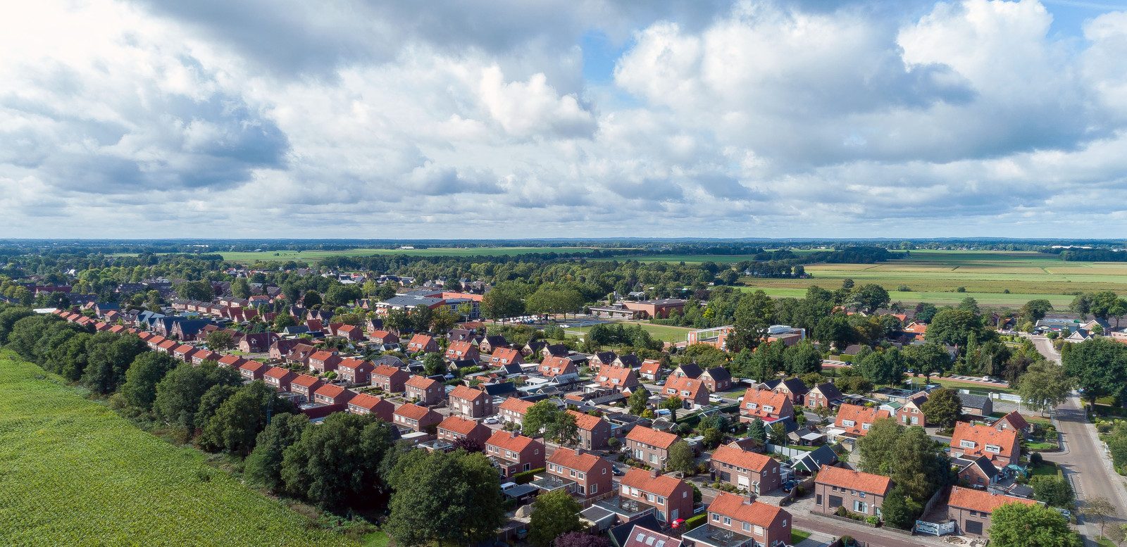 Vijf tonnen vol hennep, maar man uit Westerhaar mag na inval DSI in ...