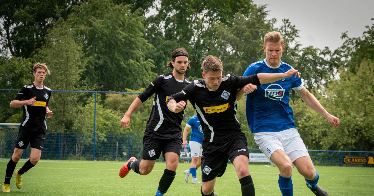 Woezik furieus op KNVB: ‘Absurde competitie-indeling’ | Amateurvoetbal ...