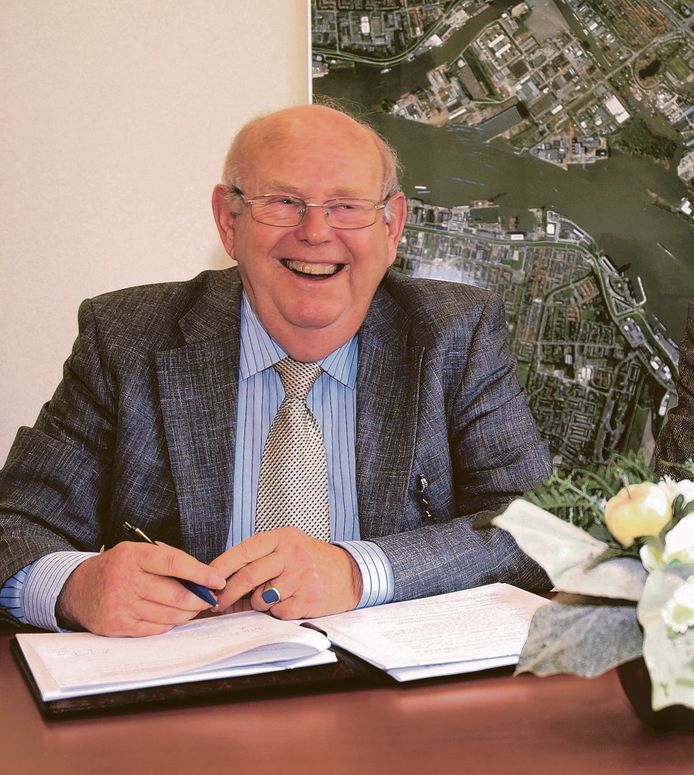 Jan van Schie, de ‘meest invloedrijke persoon van De Ronde Venen’, op ...