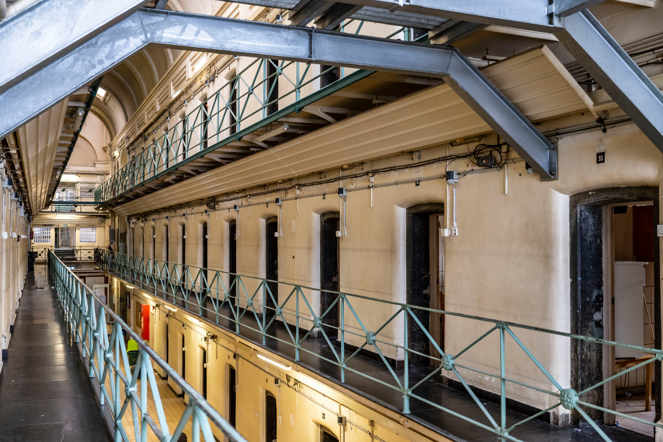 EXCLUSIEF. Binnenkijken in de oude en leegstaande gevangenis van ...